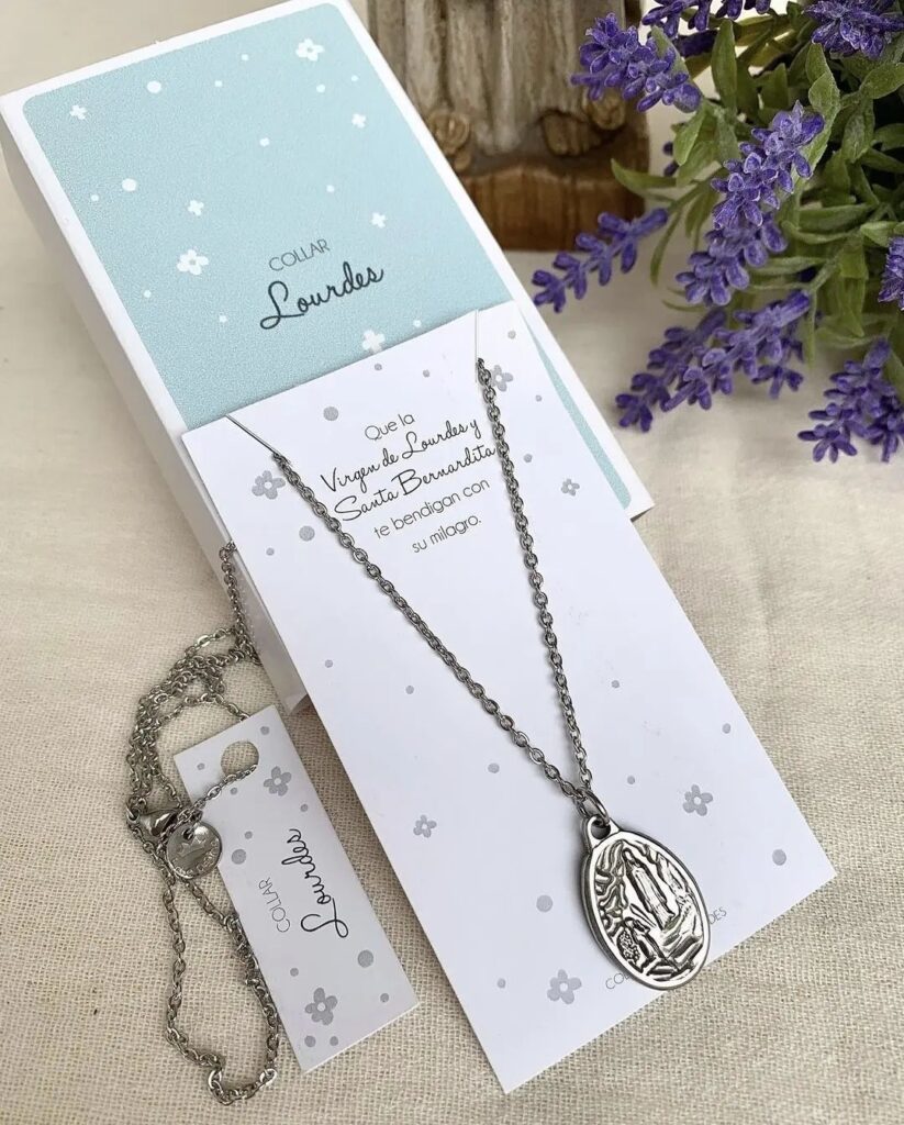 Collar Acero Virgen de Lourdes – Salve Regina Paraguay